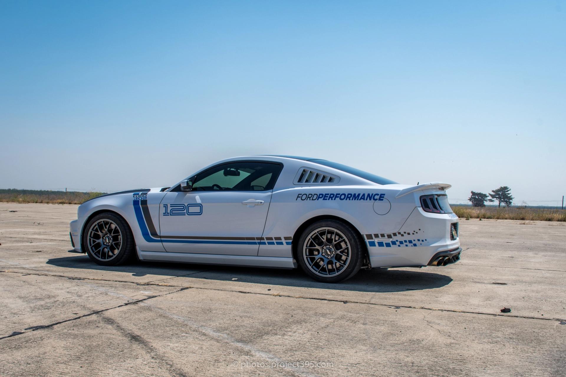 Ford S197 Mustang GT with 18" EC-7 Wheels in Anthracite