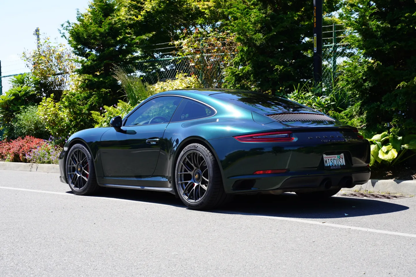 Porsche 911 991.2 Carrera GTS with 19" EC-7RS Wheels in Anthracite