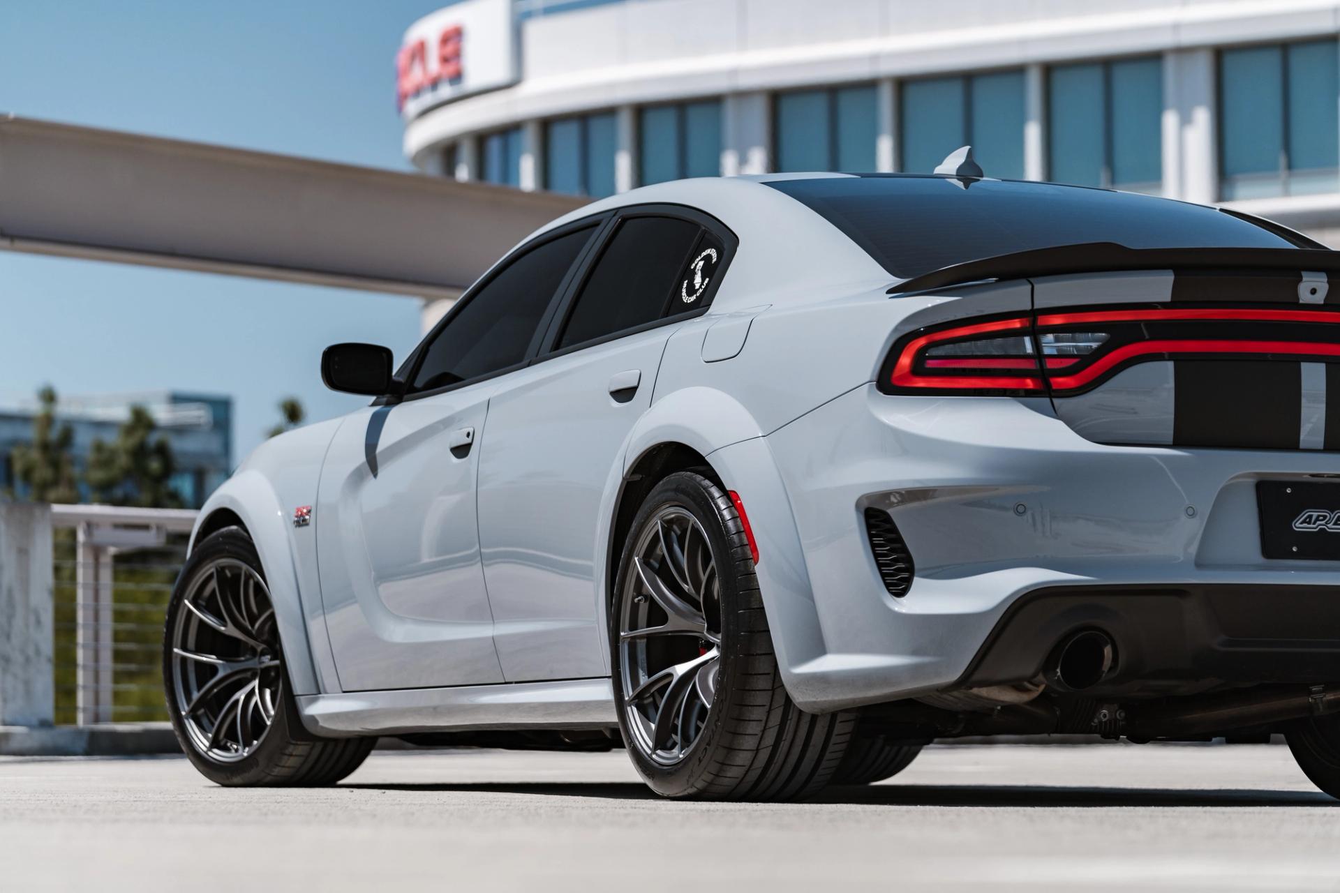Dodge Charger Scat Pack Widebody with 20" VS-5RS Wheels in Anthracite