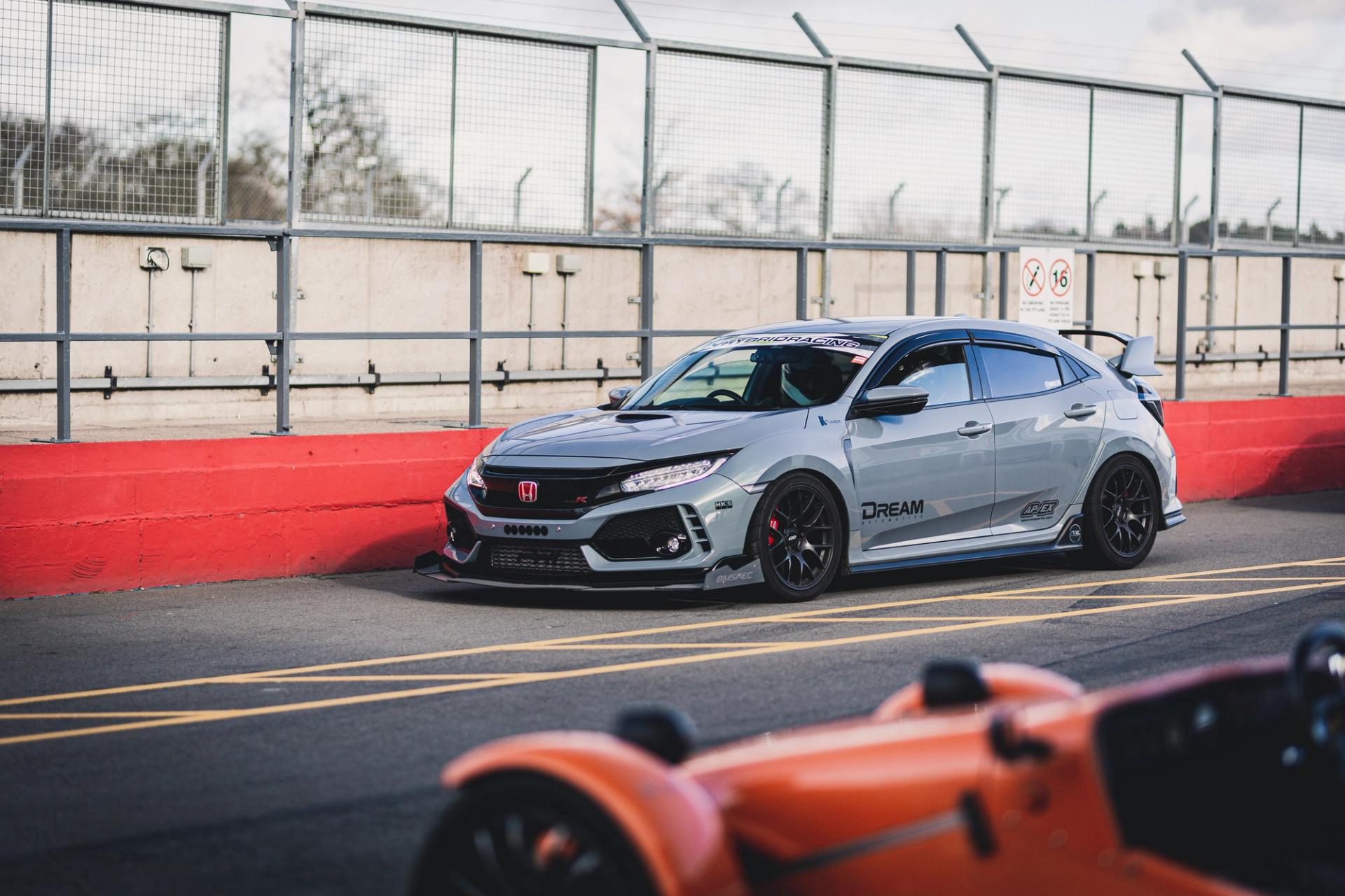 Honda FK8 Civic Type-R with 18" EC-7 in Anthracite on Honda FK8 - Apex ...