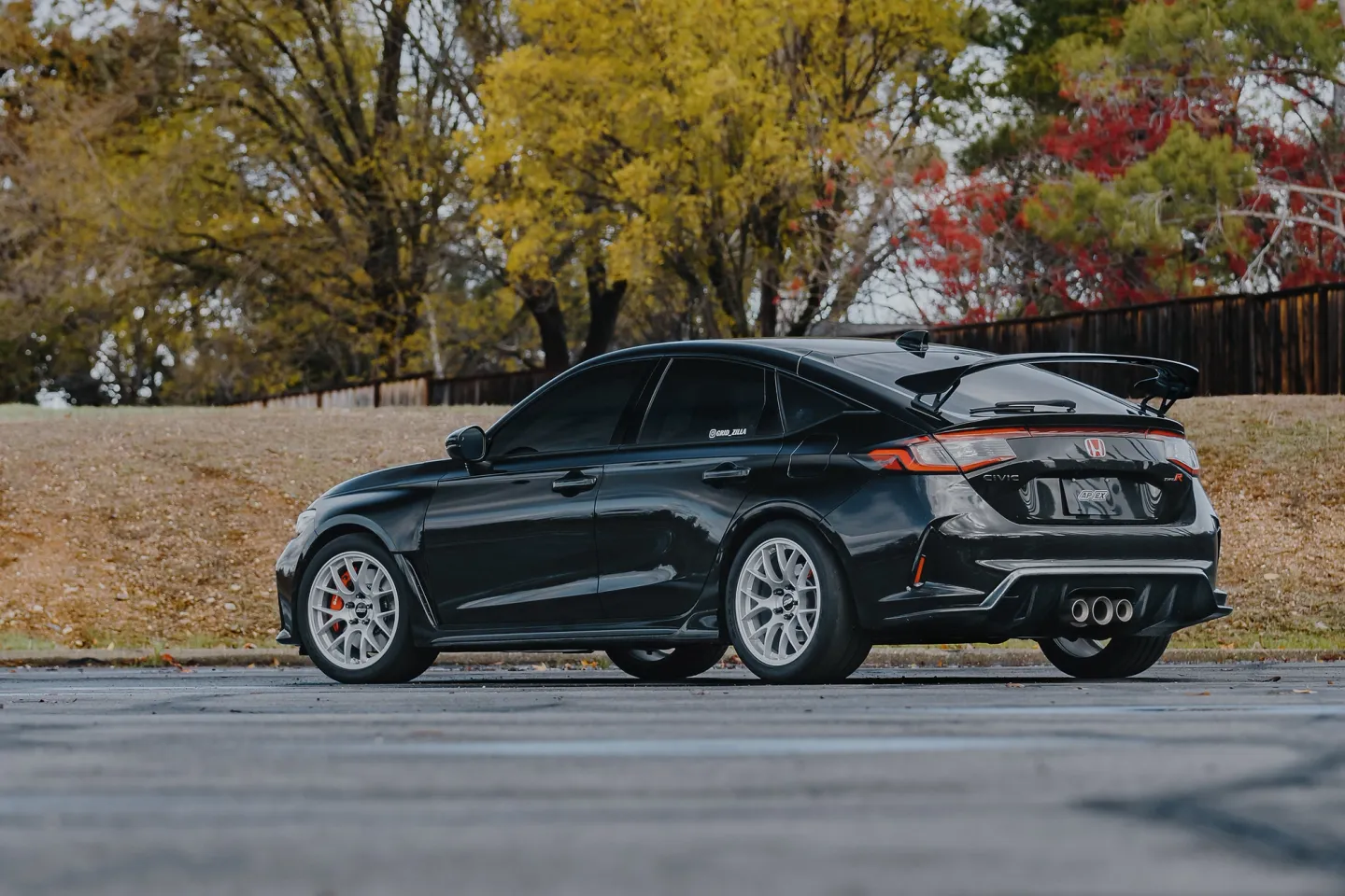 Honda FL5 Civic Type-R with 18" EC-7 Wheels in Race Silver