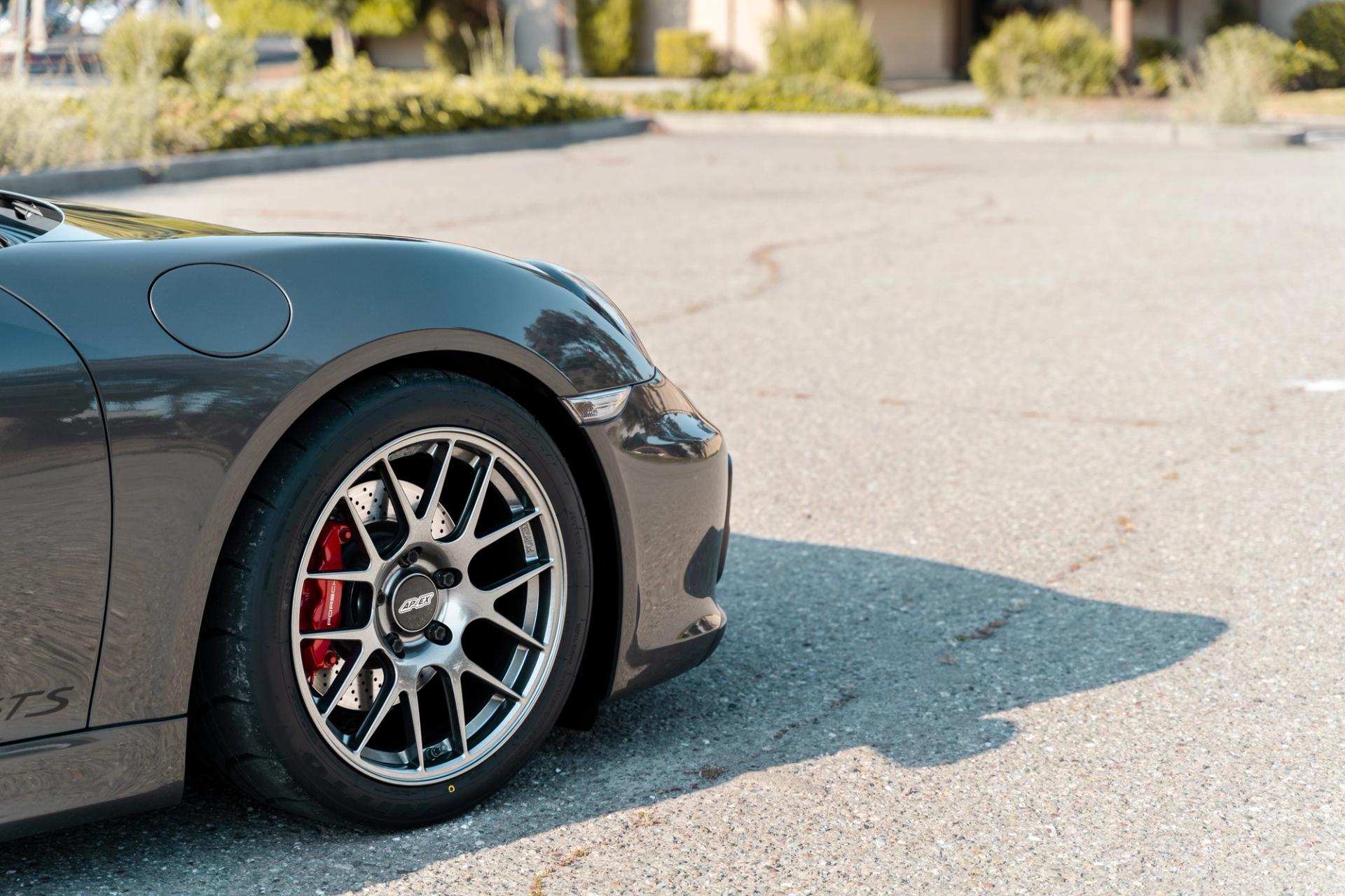 Porsche 981 Cayman GTS with 18" EC-7R Wheels in Anthracite