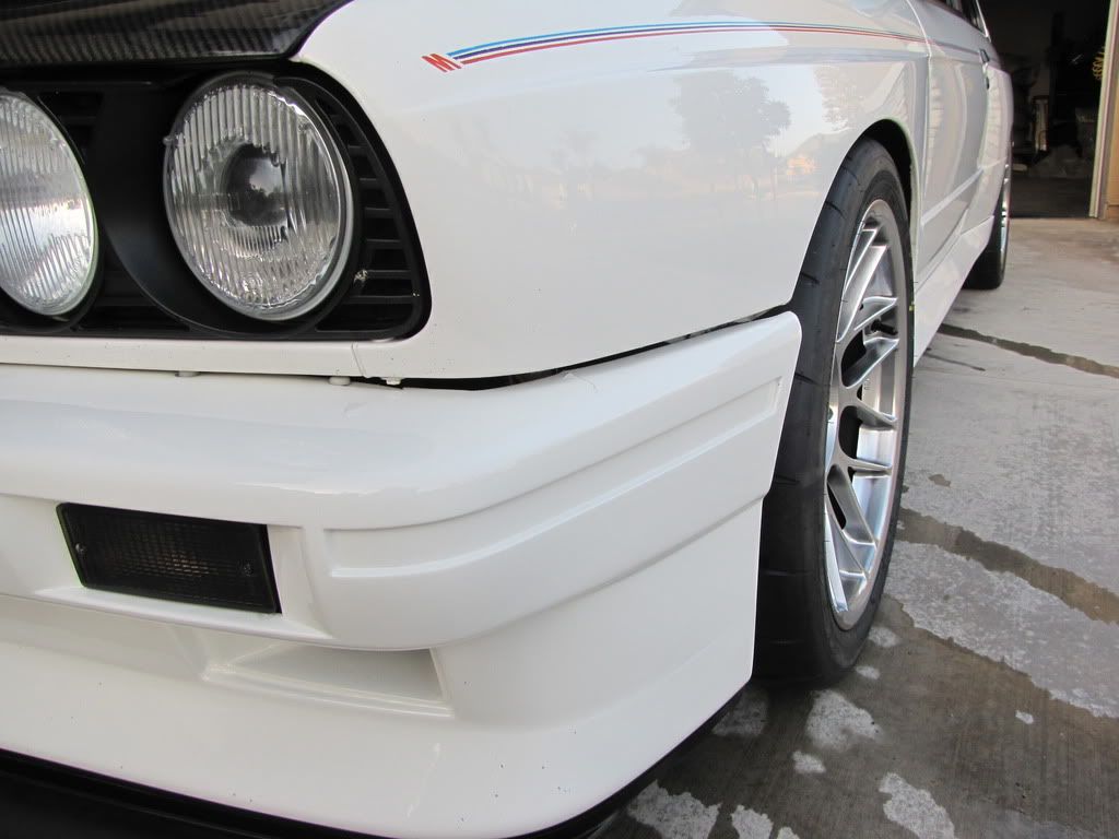 BMW E30 M3 with 17" ARC-8 Wheels in Hyper Black