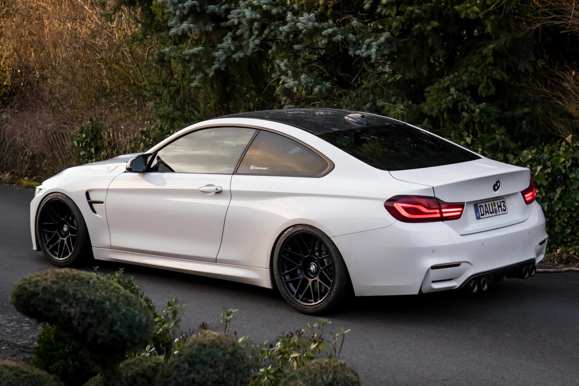 BMW F82 Coupe M4 with 19" ARC-8 Wheels in Satin Black