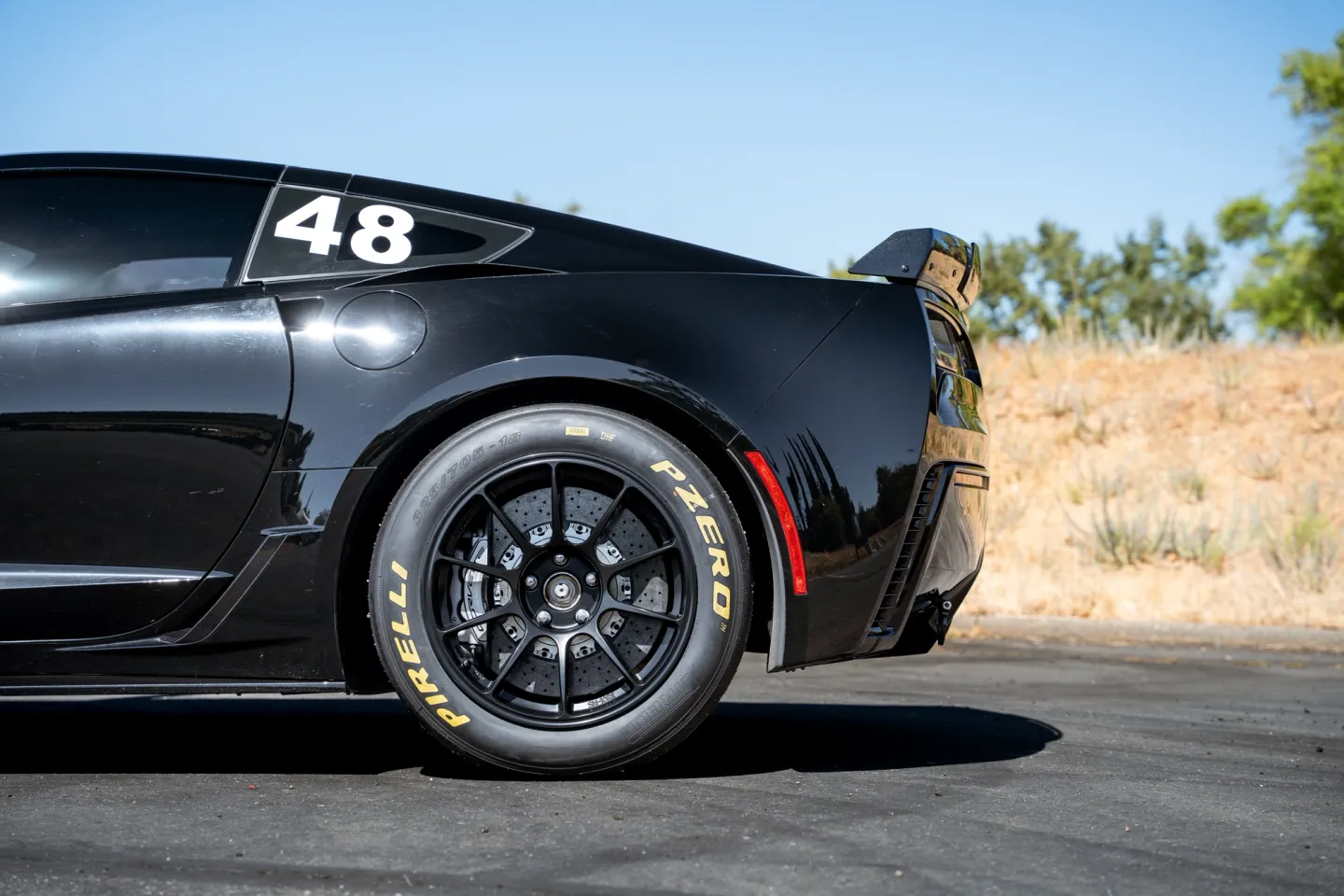 Chevrolet C7 Corvette Z06 with 18" SM-10RE Wheels in Satin Black