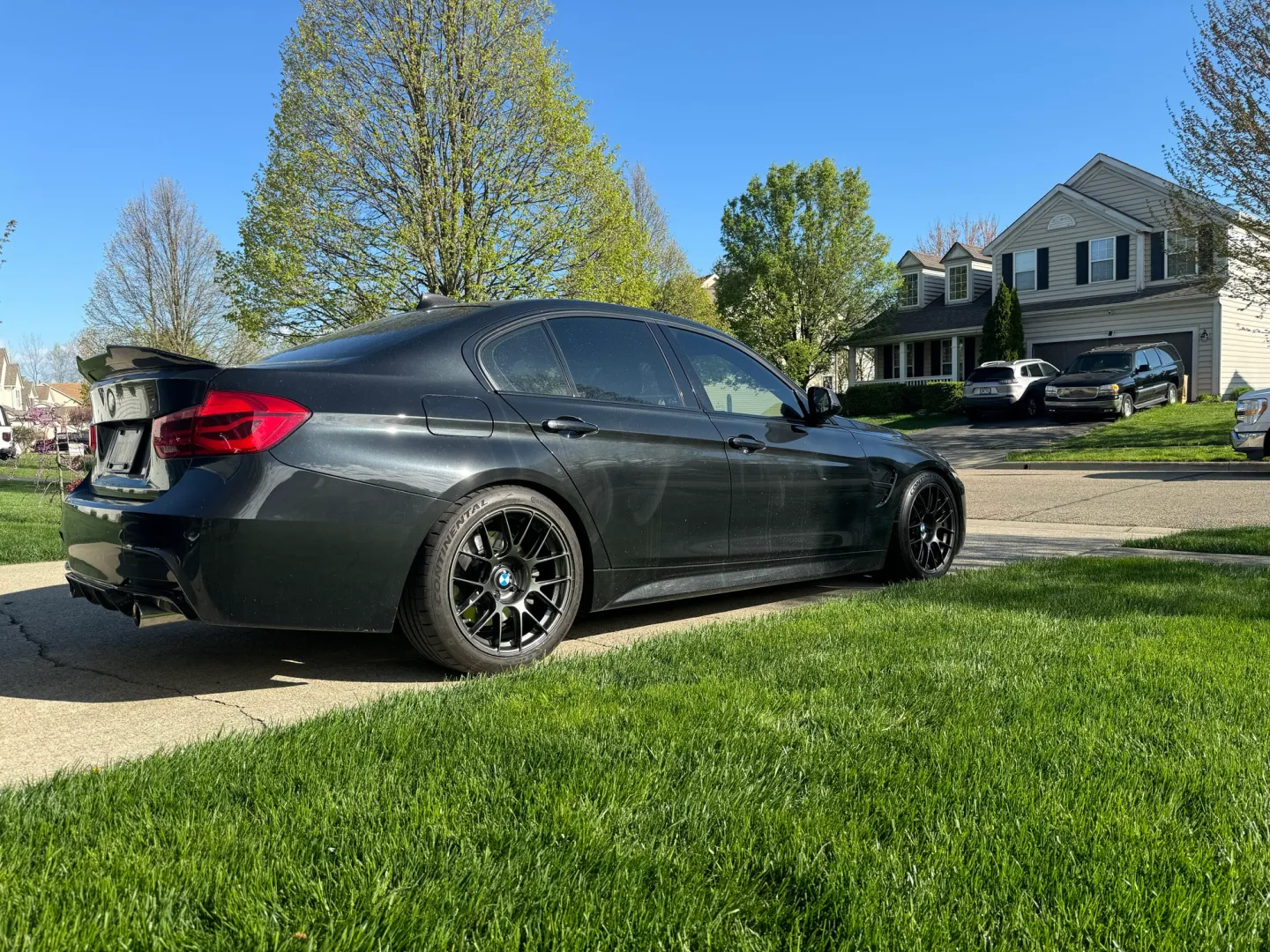 BMW F30 Sedan 3 Series with 18" EC-7RS Wheels in Anthracite