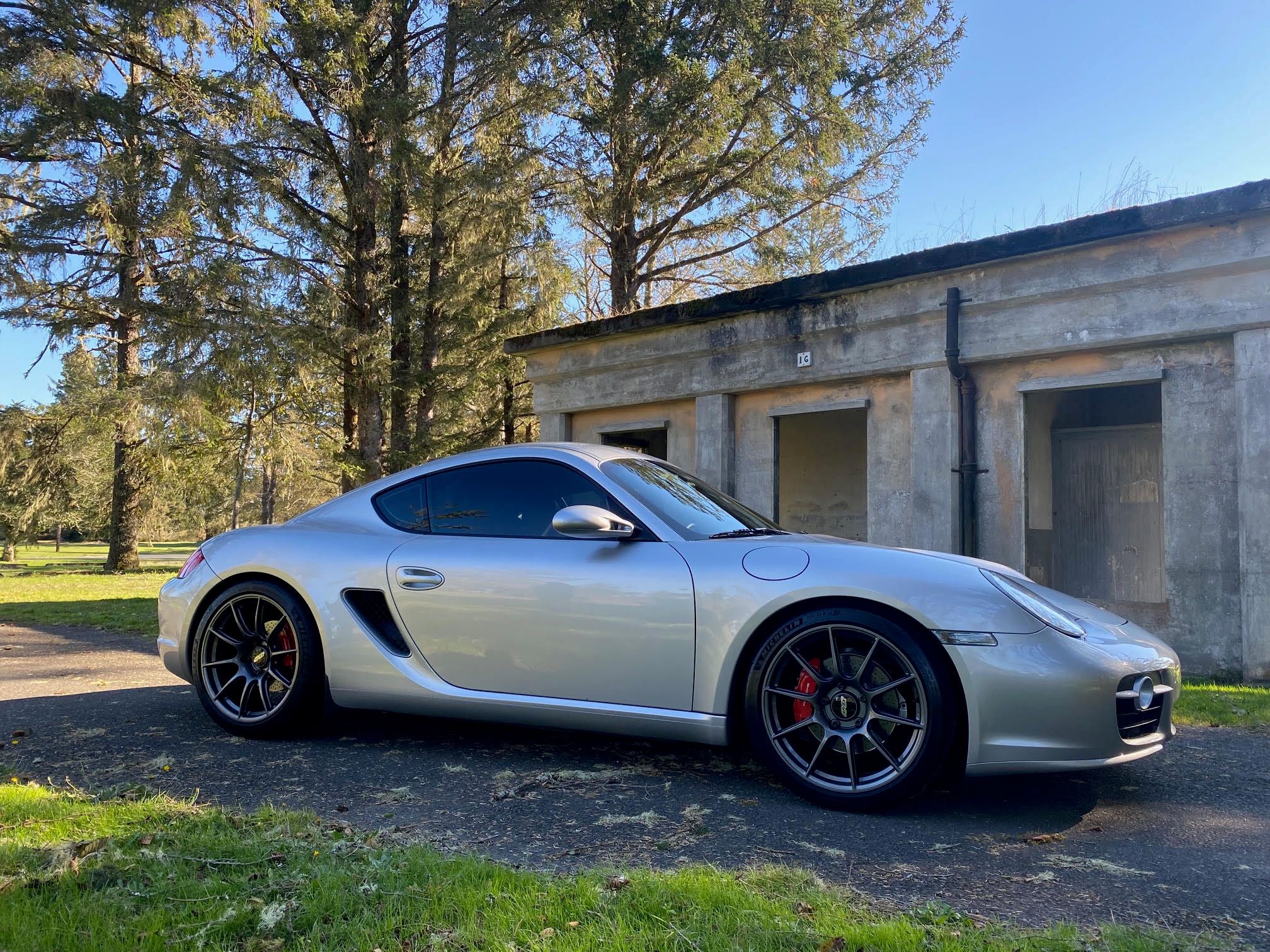 Porsche 987 Cayman S with 19" SM-10 Wheels in Anthracite