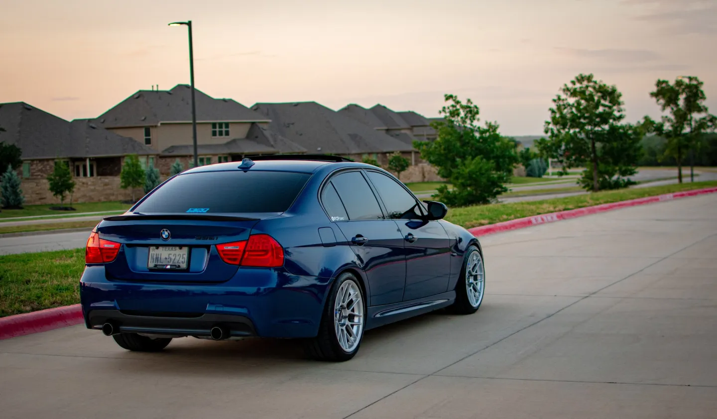 BMW E90 LCI Sedan 3 Series with 18" ARC-8 Wheels in Hyper Silver