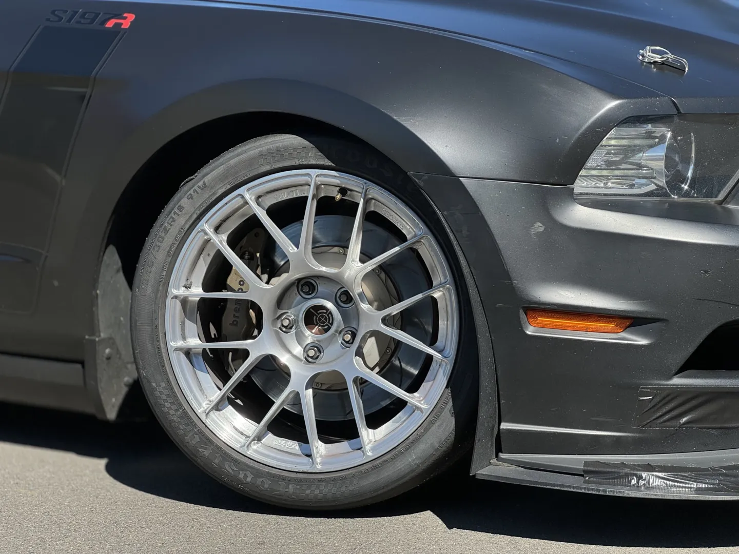 Ford S197 Mustang GT with 18" EC-7RS Wheels in Brushed Clear