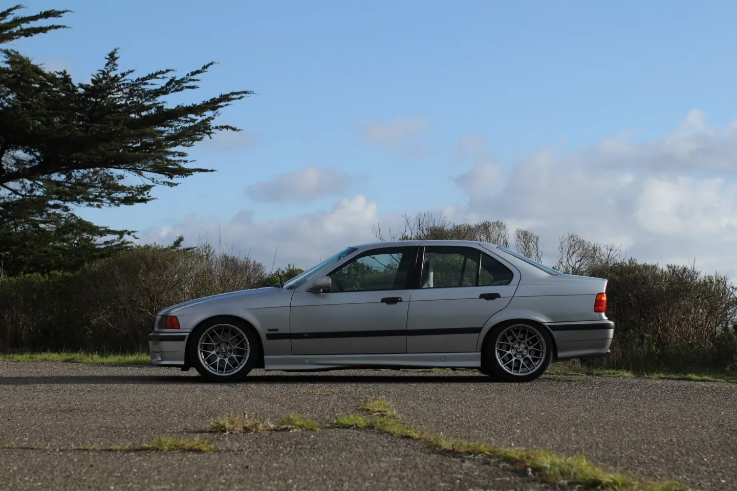 BMW E36 M3 with 17" ARC-8 Wheels in Hyper Silver