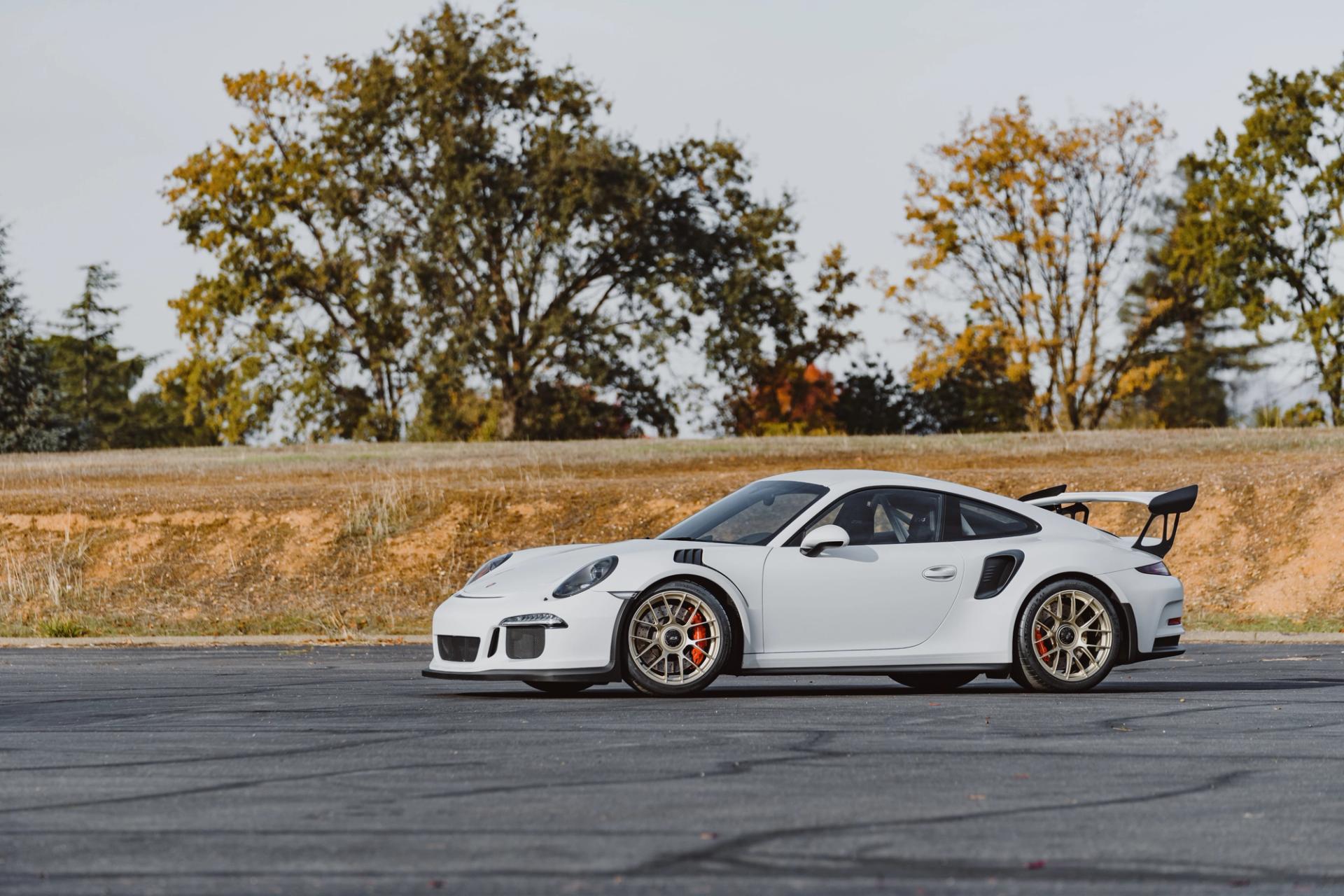 Porsche 911 991.1 GT3 RS with 19" EC-7RS Wheels in Motorsport Gold