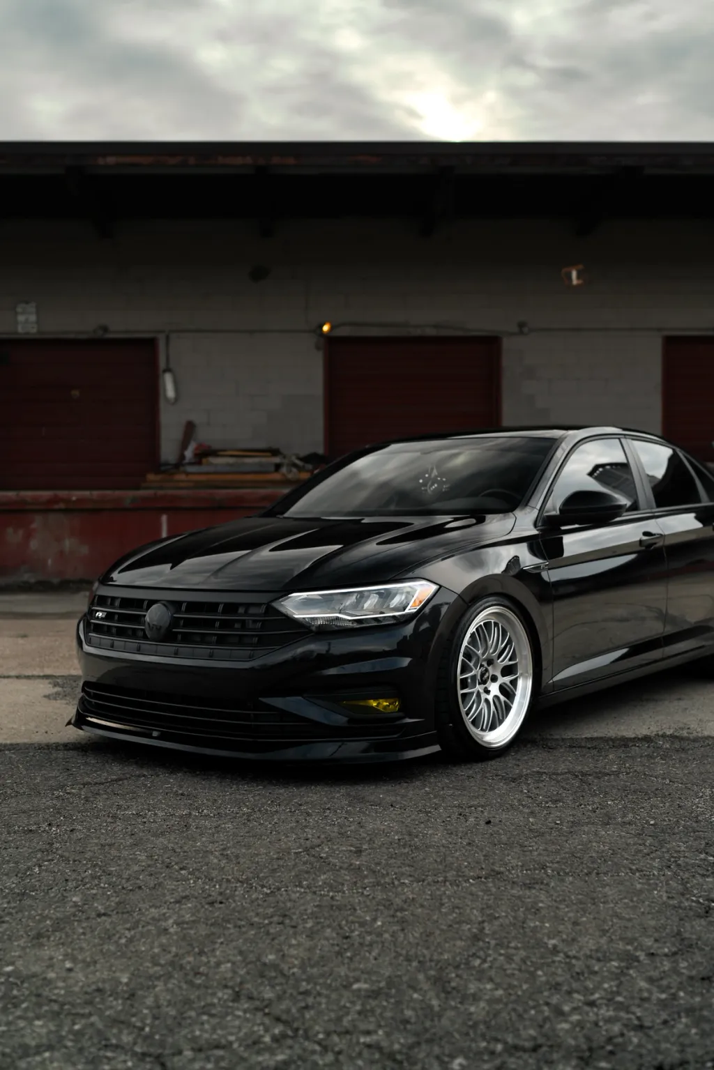 VW MK7 Jetta with 19" ML-10RT Wheels in Machined Lip Race Silver