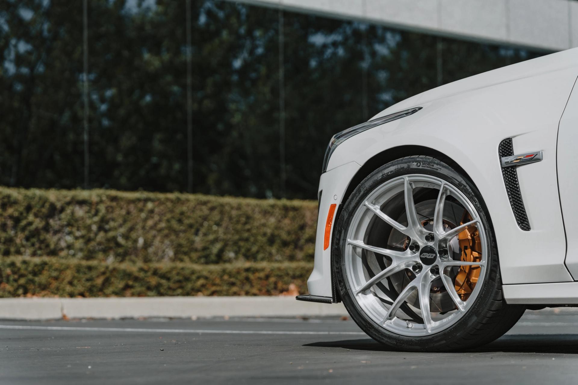 Cadillac Gen 3 CTS-V with 20" VS-5RS Wheels in Brushed Clear