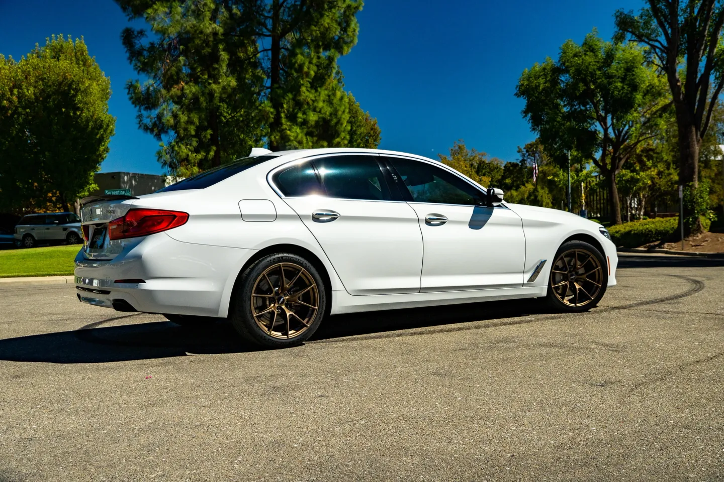 BMW G31 Wagon 5 Series with 19" VS-5RS Wheels in Satin Bronze