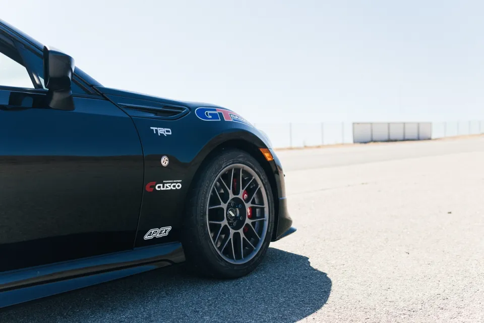 Toyota 86 / GT86 / FT86 with 17" ARC-8 Wheels in Anthracite
