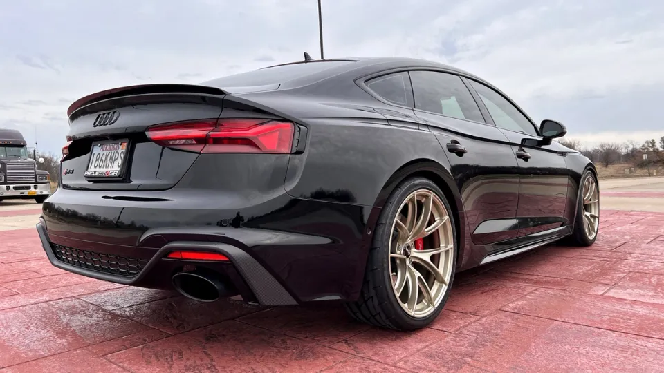 Audi B9 RS 5 Sportback with 20" VS-5RS Wheels in Motorsport Gold