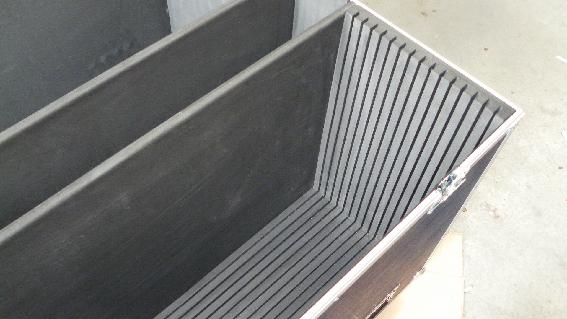 Custom Road Case Packer With Foam Dividers and Hard Dividers | Protectapack