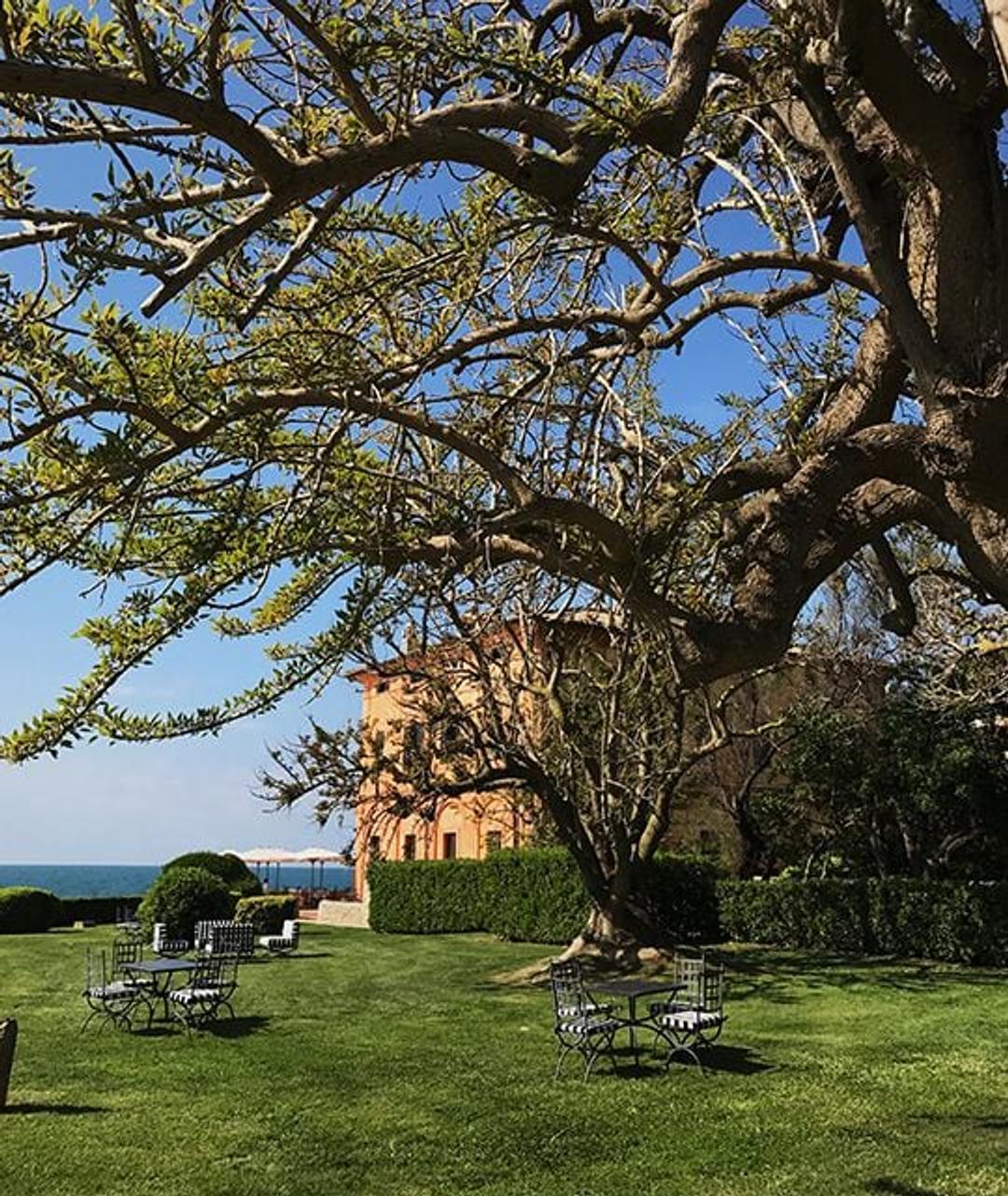 A Renaissance Palazzo: La Posta Vecchia | Artemest