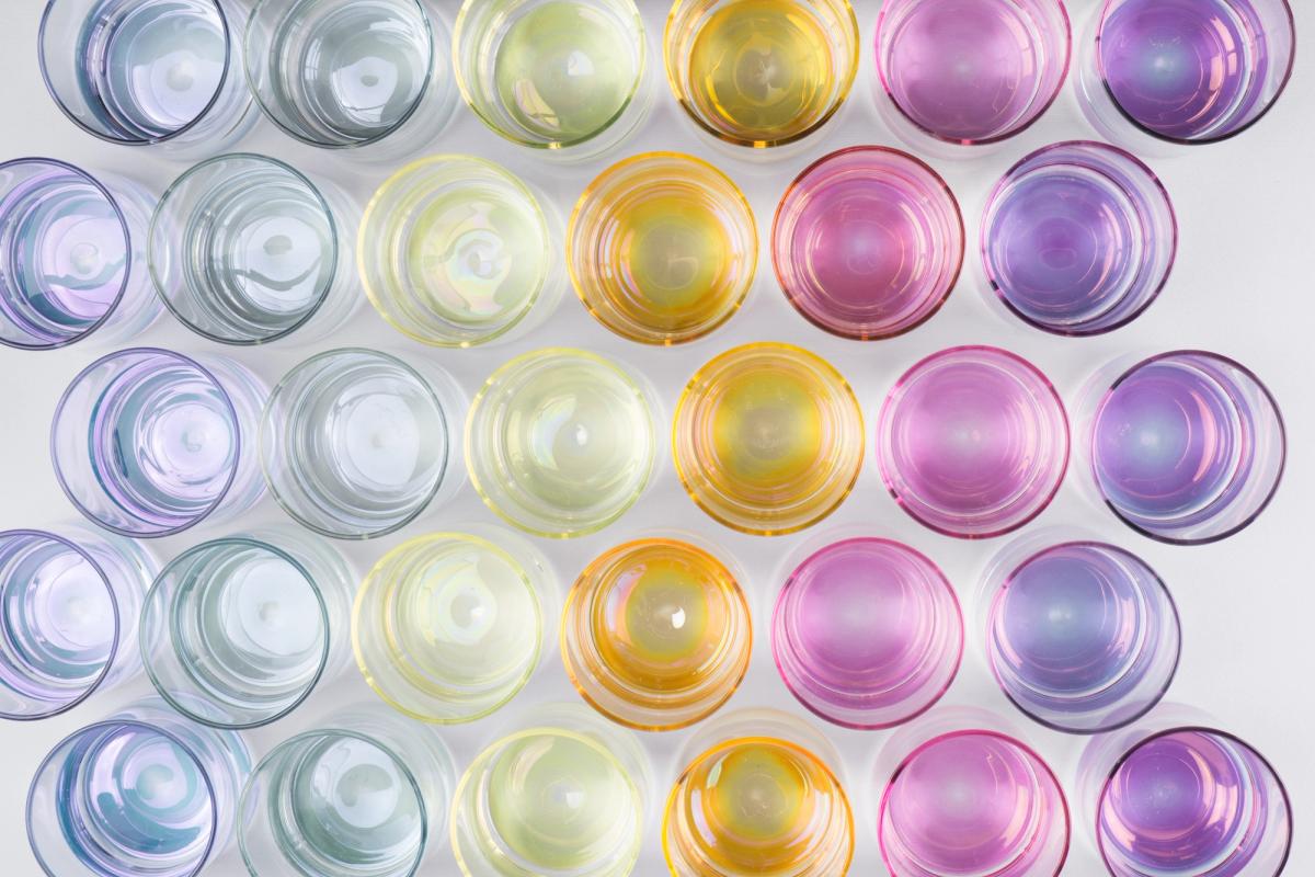 Colorful Glassware to Mix and Match | Artemest