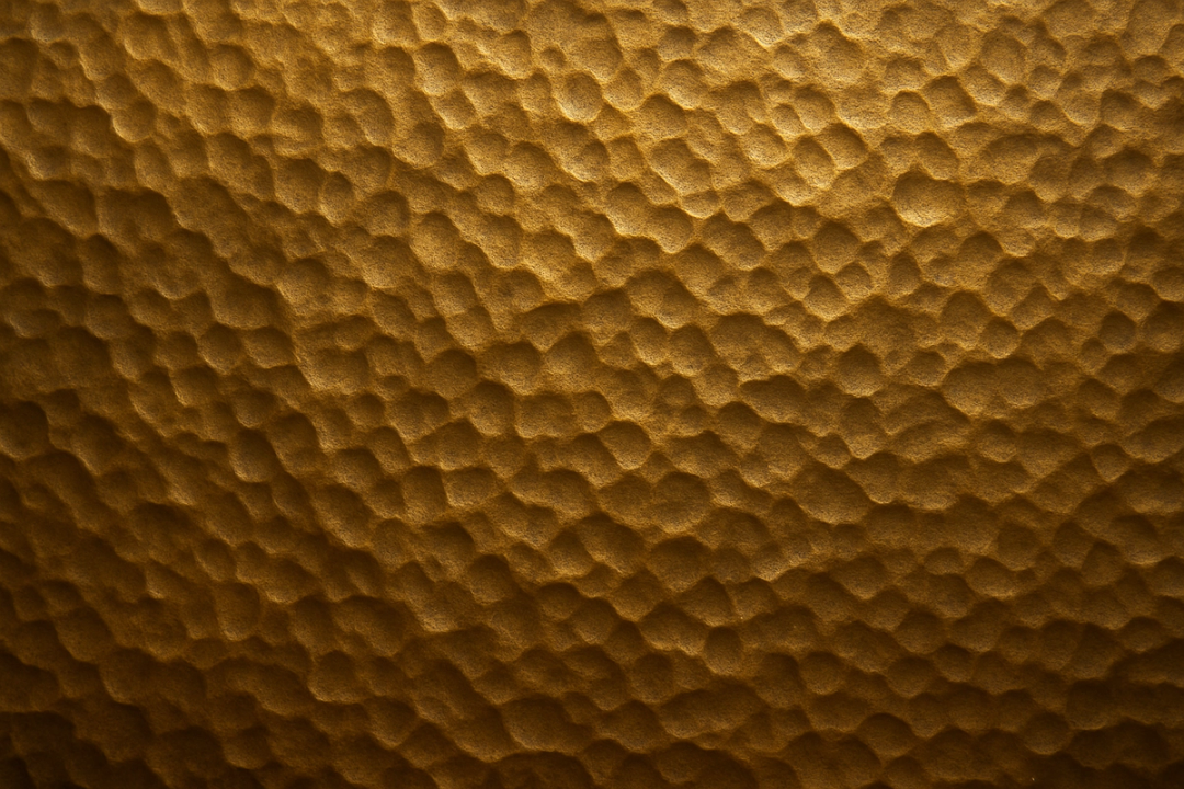 Hammered Textures in Metals, Glass & Ceramics | Artemest