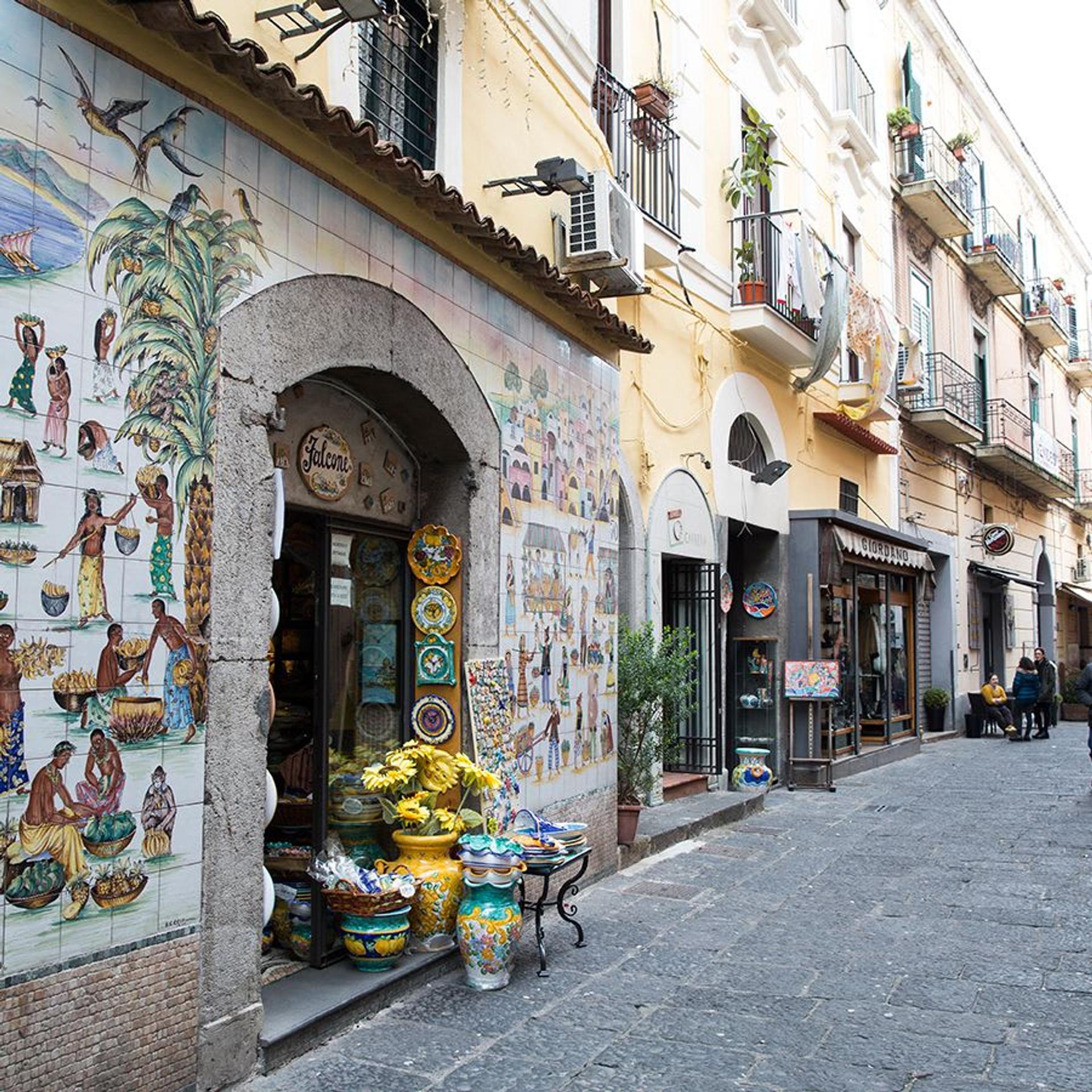 Pinto, Italian Ceramics by the Sea | Artemest