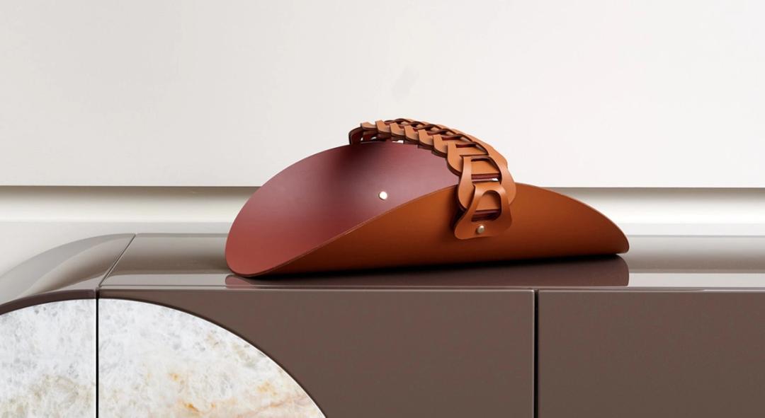 ADJ Style - Leathersmith | Artemest