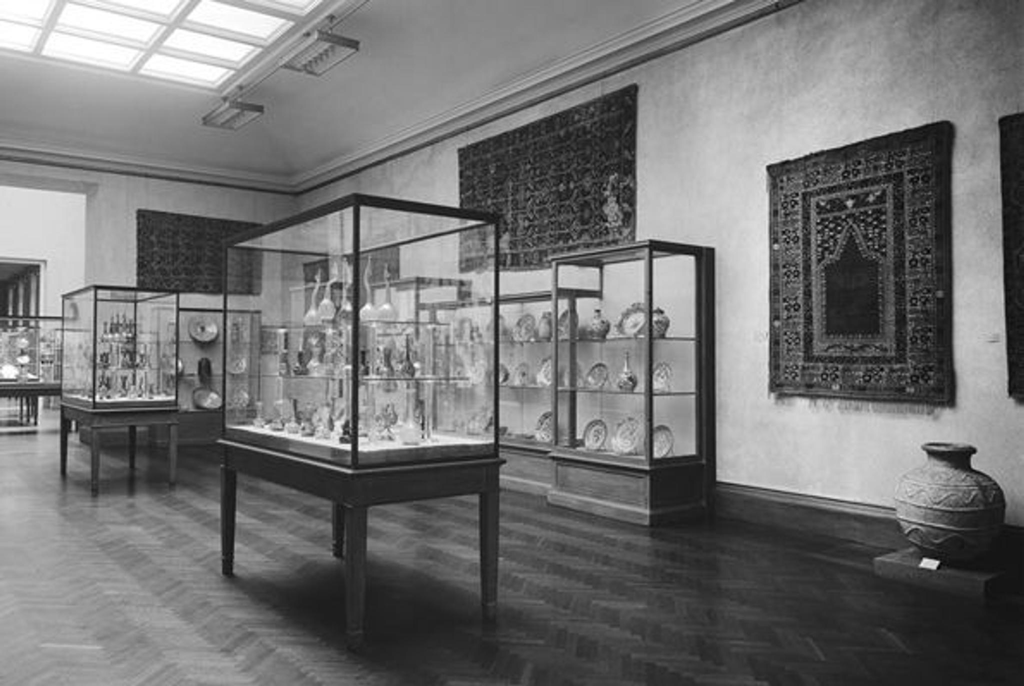 Displaying Islamic Art at the Metropolitan: A Retrospective Look - The ...