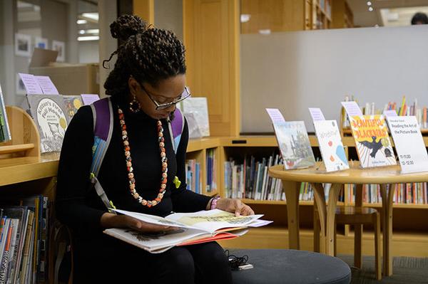 Reading Art in Nolen Library - The Metropolitan Museum of Art