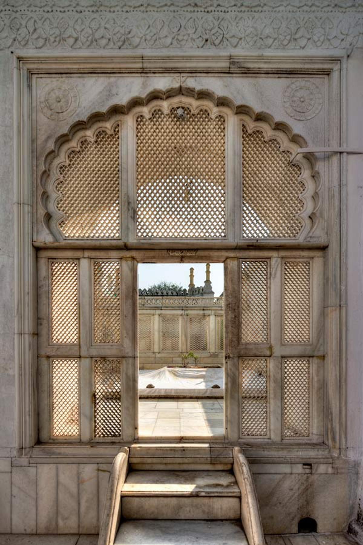 Across Place and Time: Exploring Deccan Architecture with George ...