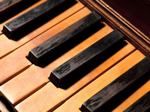 This is the earliest surviving piano - The Metropolitan Museum of Art