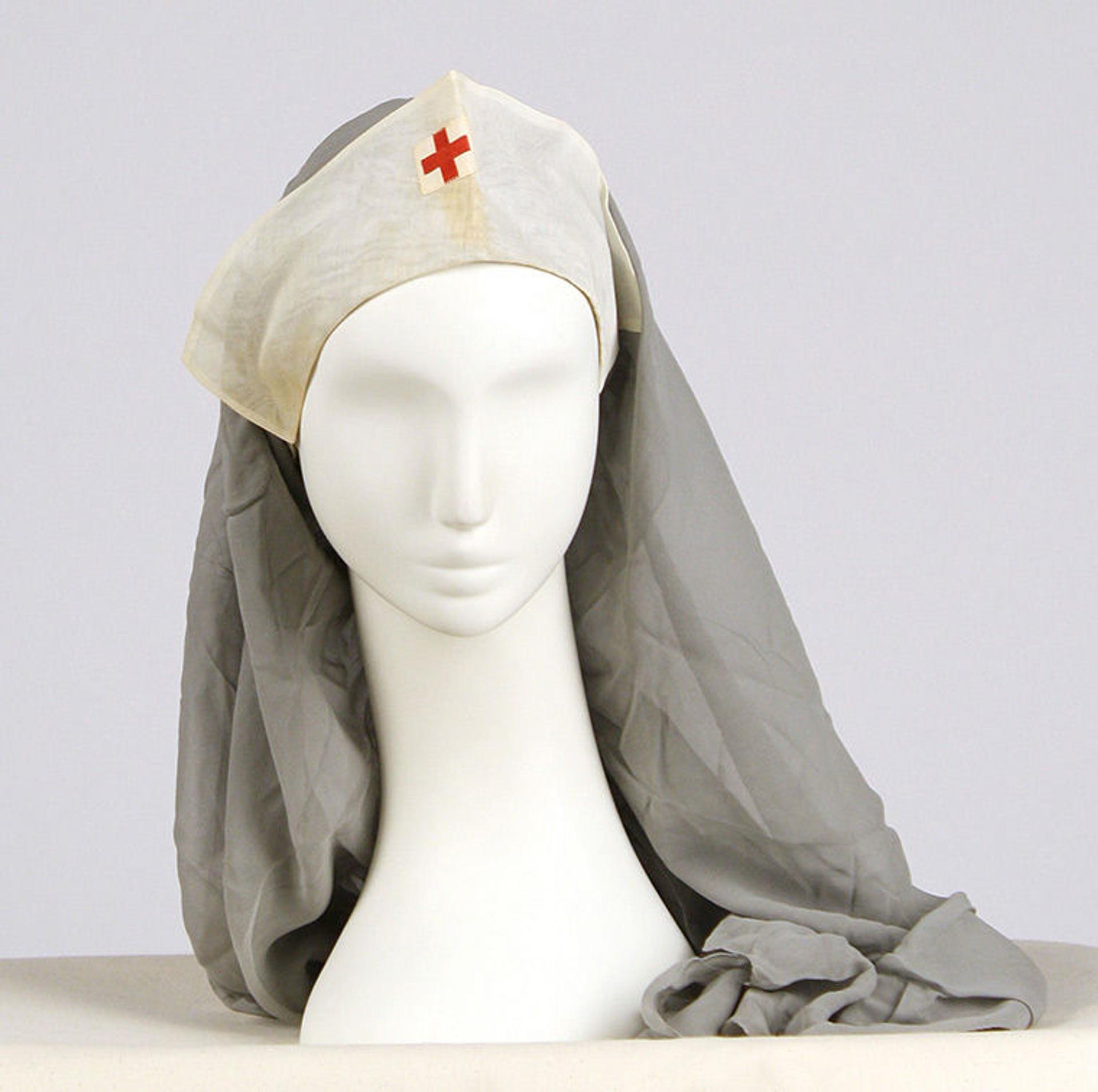 Fashion Back Stories: Linking Archival Material to Costume Institute ...