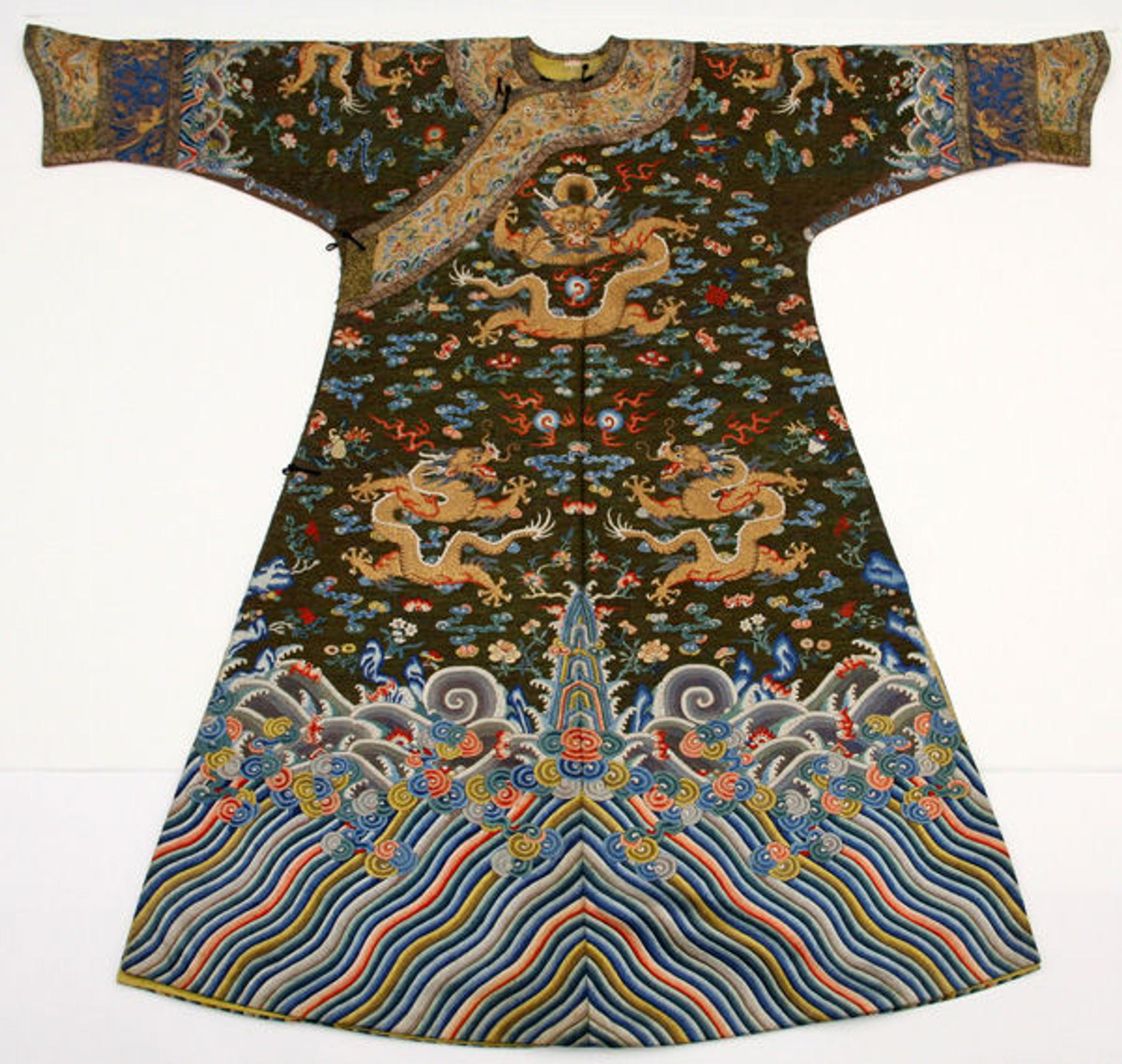 Emperor’s twelve-symbol festival robe - China - Qing dynasty (1644–1911 ...