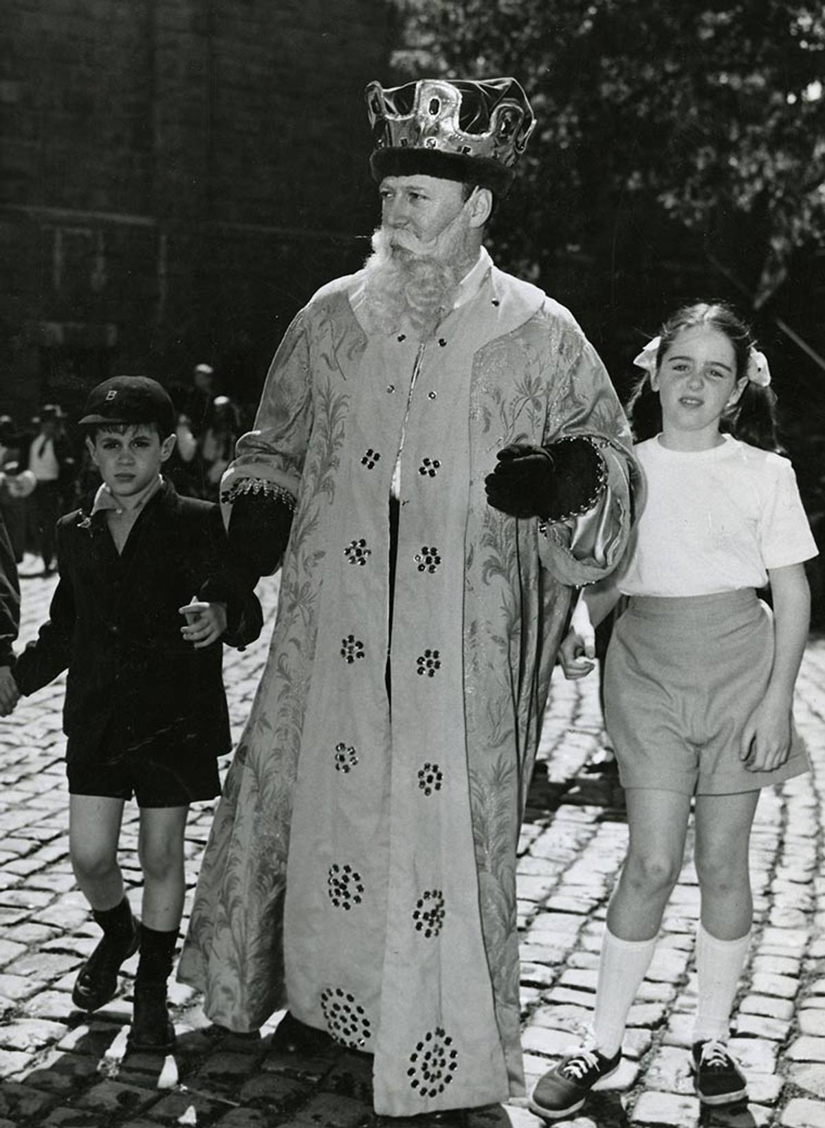 Spotlight on The Cloisters Library and Archives - The Metropolitan ...