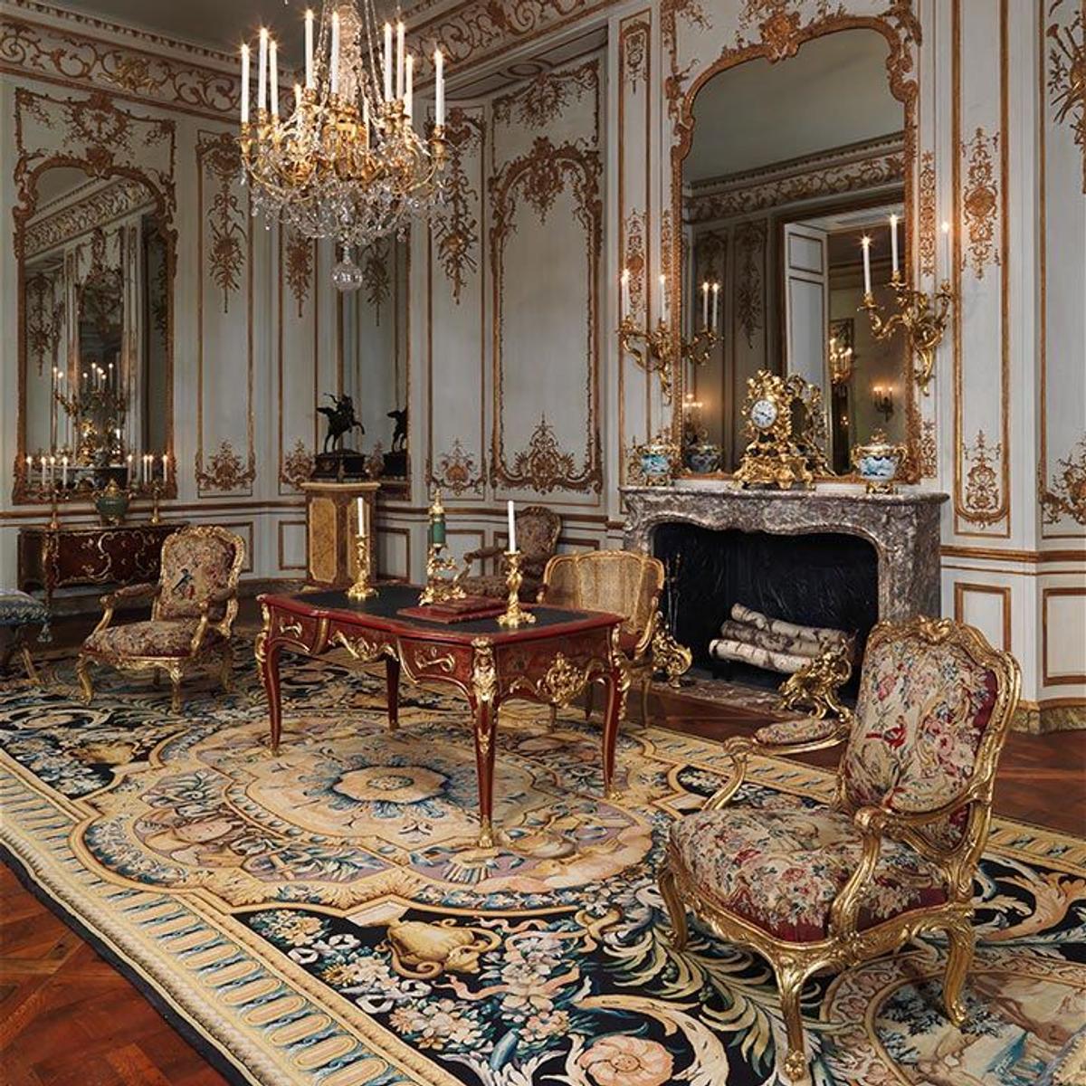 Attend Your Next Virtual Meeting in Style with these Ten Lavish ...