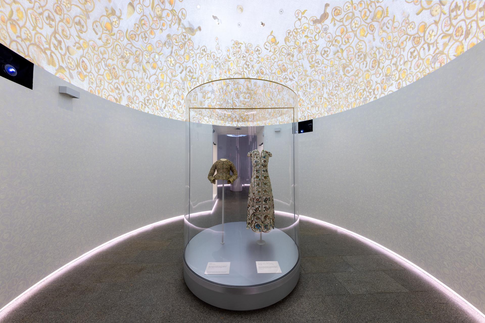Sleeping Beauties: Reawakening Fashion - The Metropolitan Museum of Art