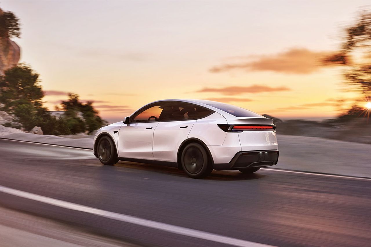 Se dansk pris for 2025 udgaven af Tesla Model Y | FDM