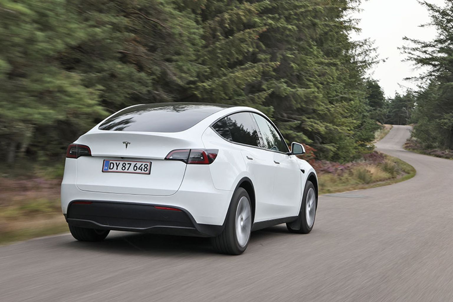 Tesla Model Y er et godt køb, men ikke klassens bedste. Læs testen | FDM