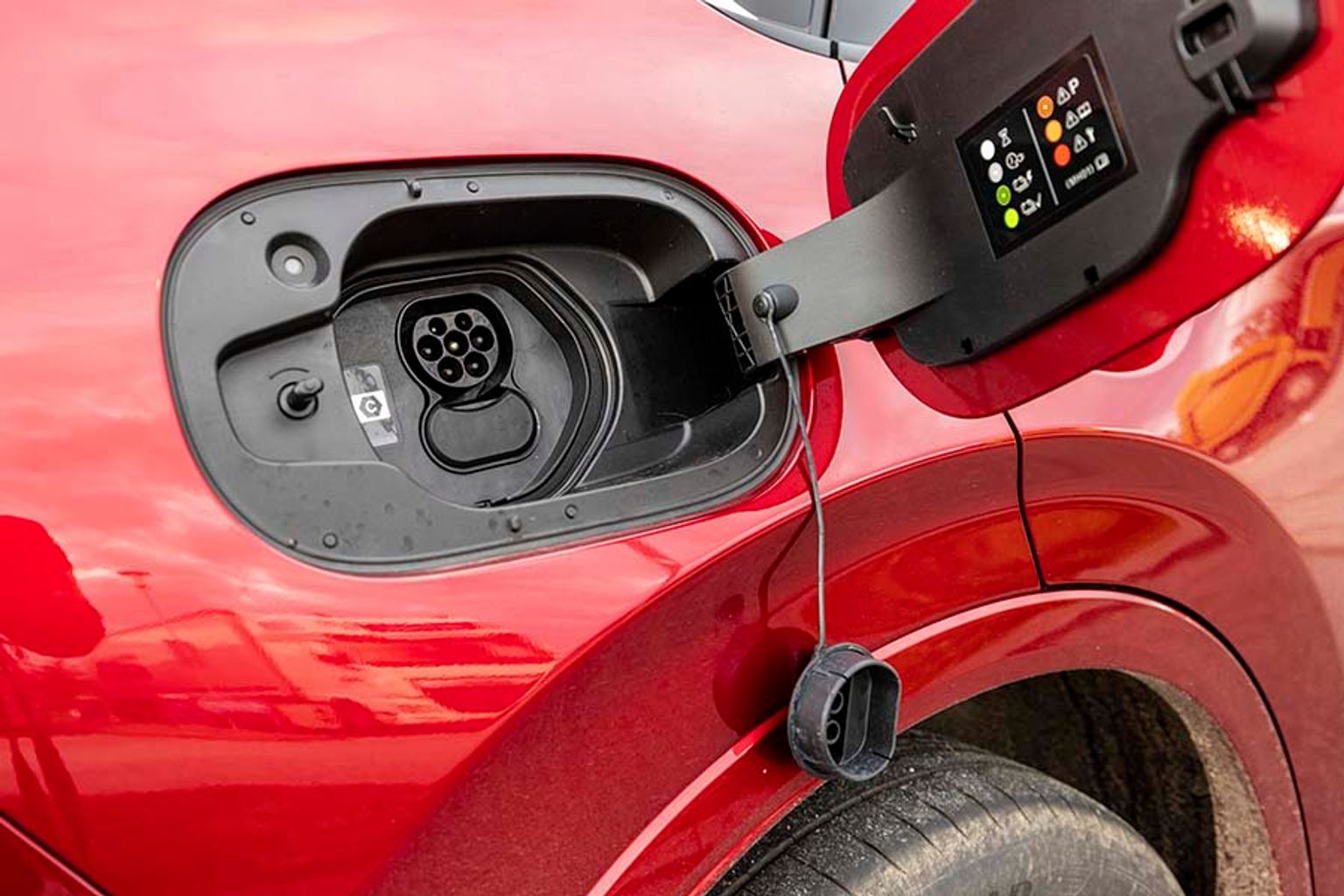 Mazda CX-60 som plugin-hybrid skuffer. Læs testen nu | FDM