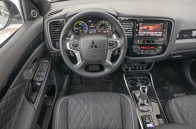 Mitsubishi Outlander er en stærk plugin hybrid. Læs testen nu | FDM