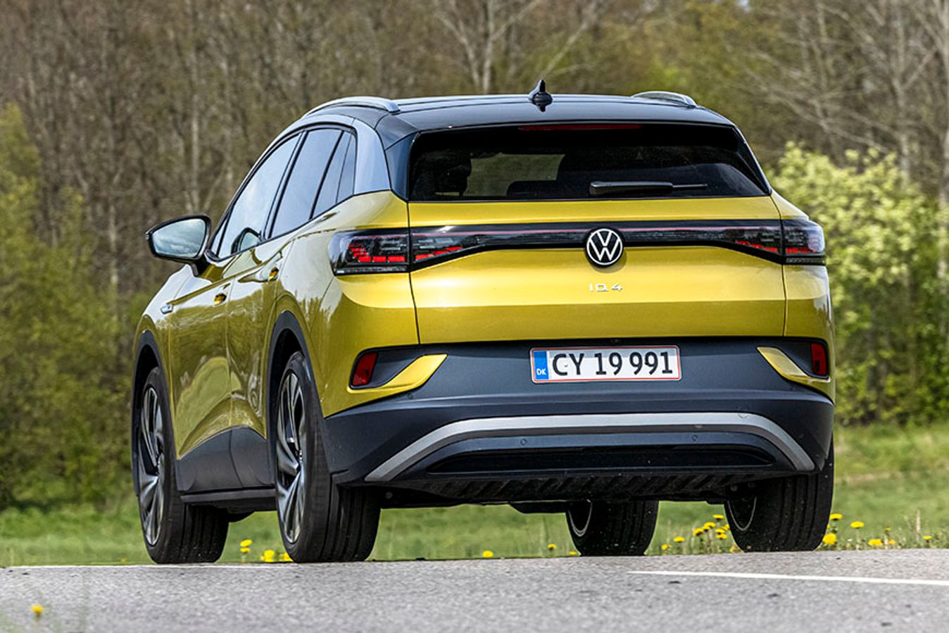VW ID.4 er en imponerende elbil til familien. Læs testen nu | FDM