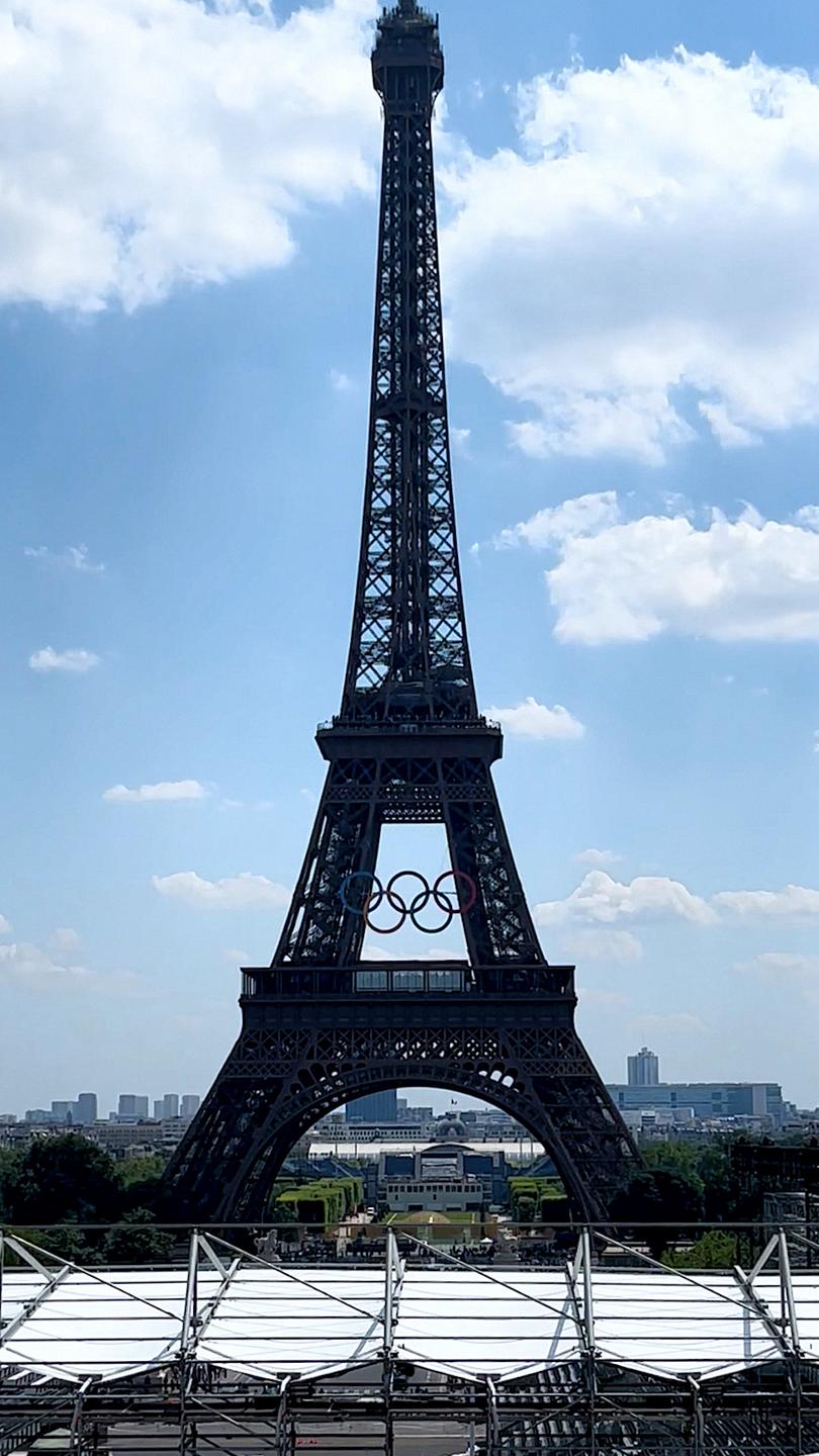 Our Top 5 Local Paris Bars Screening the Olympic Opening Ceremony