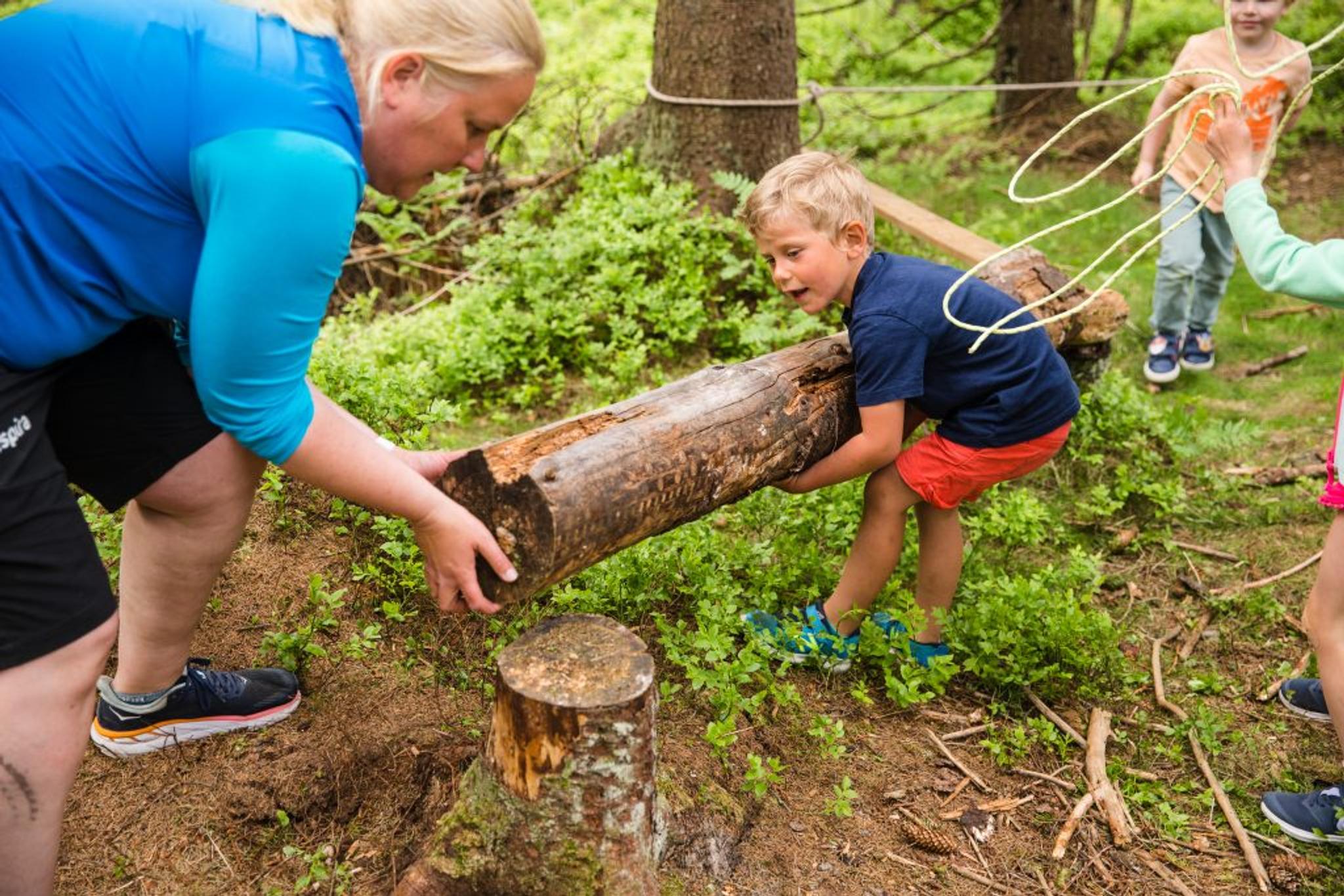 Fysisk aktivitet for barn på tur | Espira - Espira Barnehage - En ...