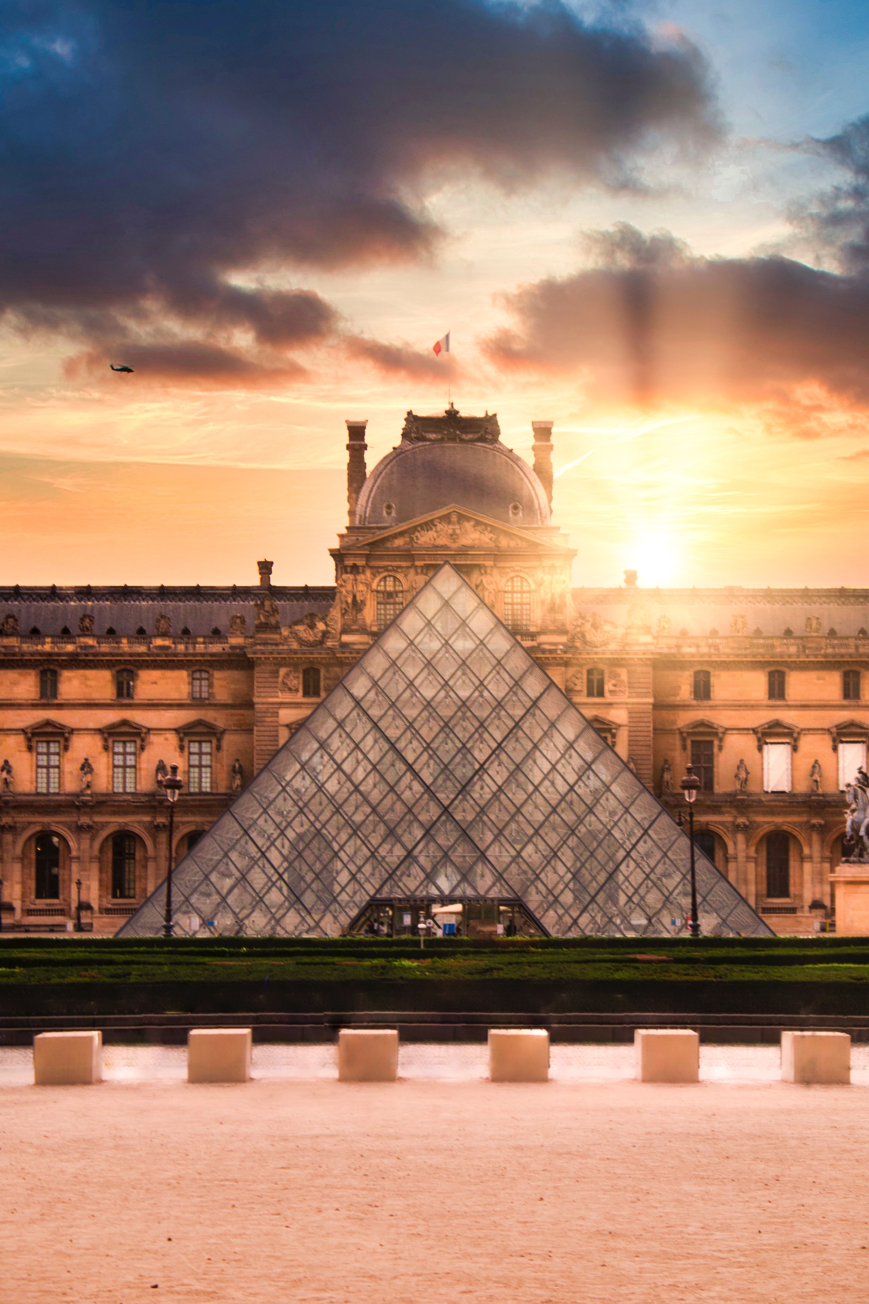 Louvre Museum in Paris, Île-de-France - Ask AI | mindtrip