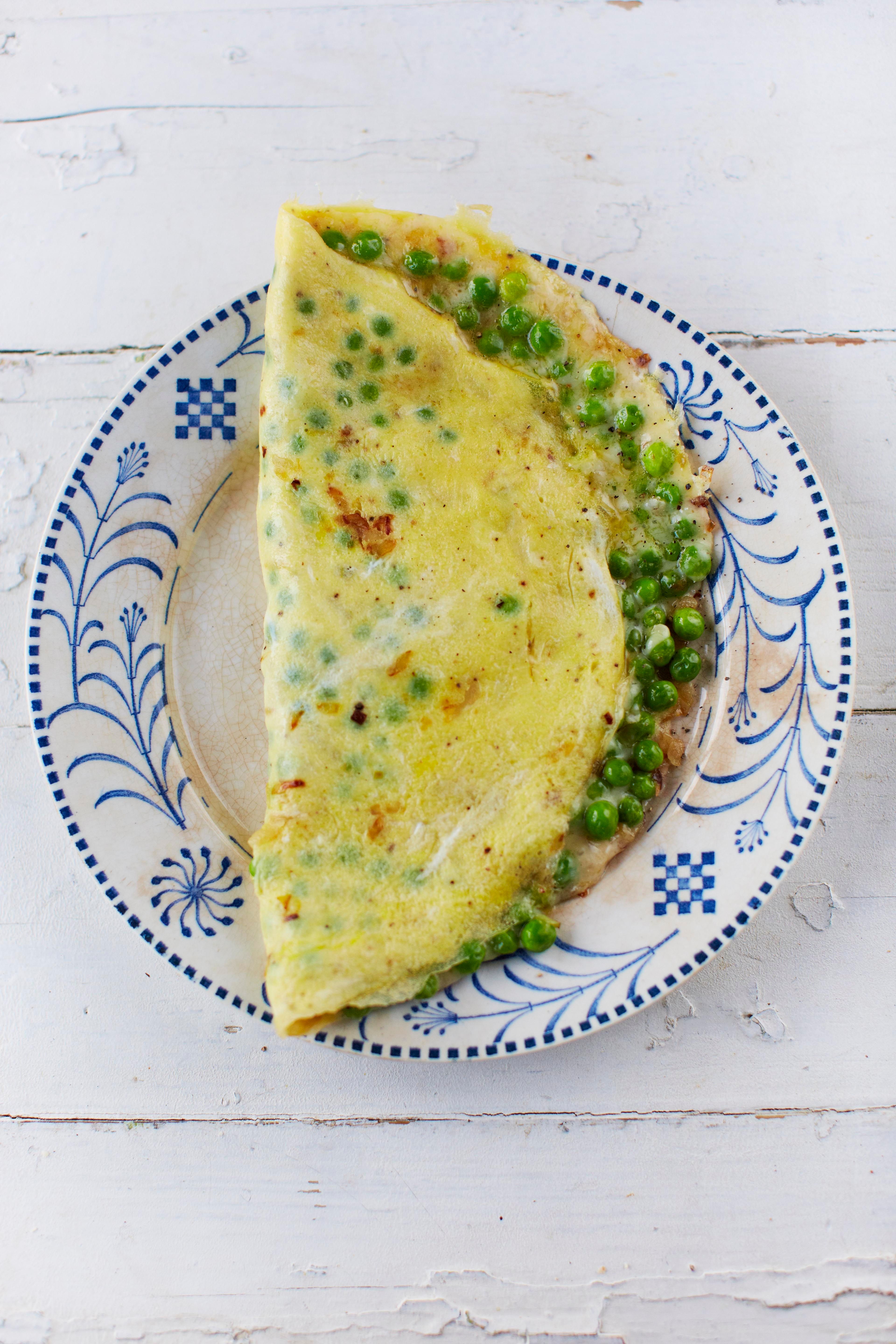 Cheddar & pea omelette