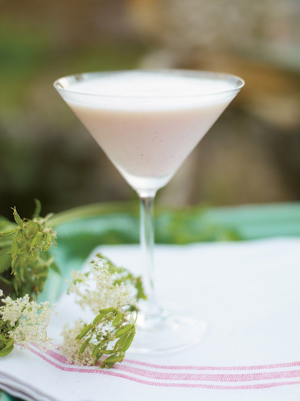 Creamy rhubarb & vodka cocktail