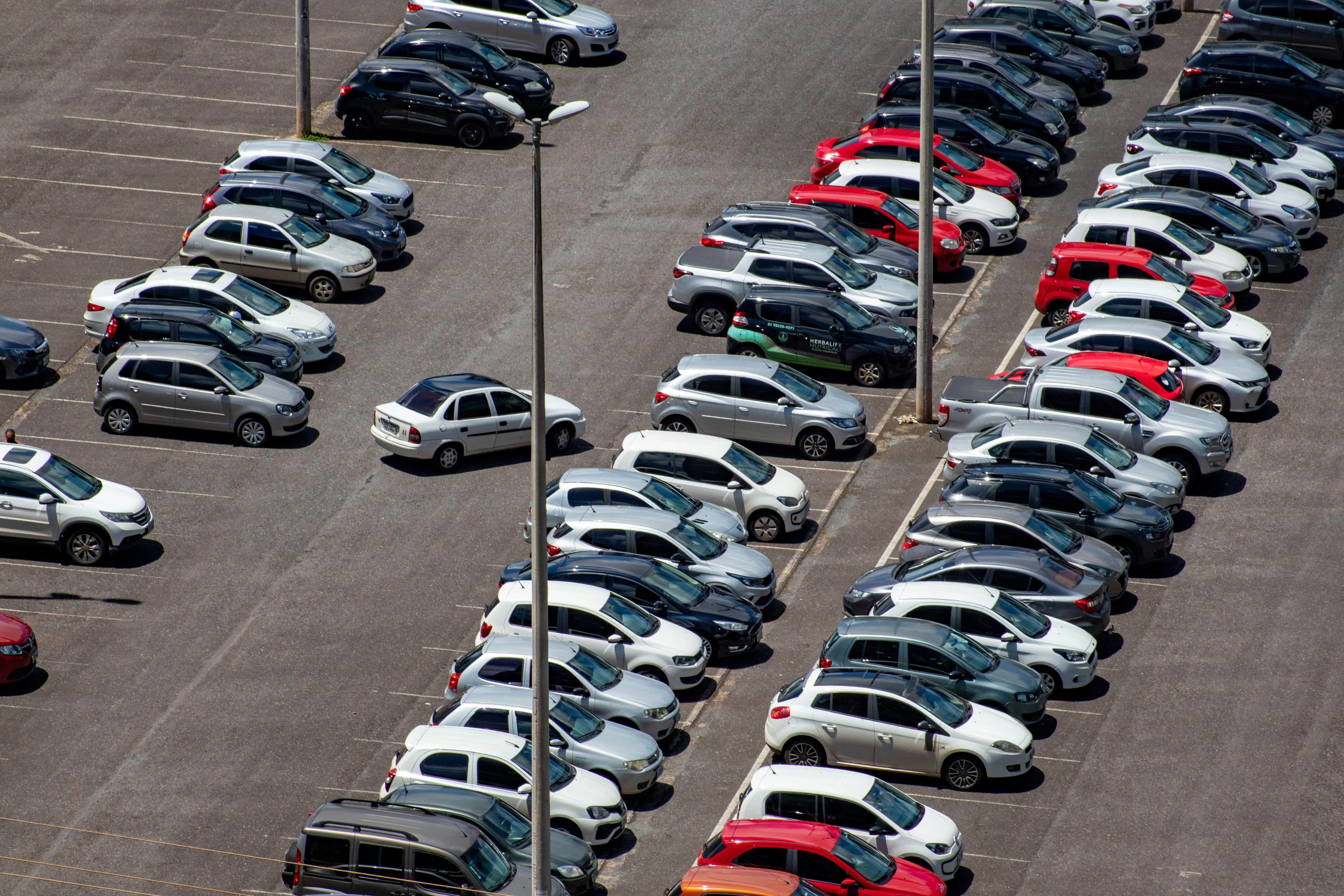 ¿Un Vehículo De Reparto Lo Golpeó En Un Estacionamiento De Houston?