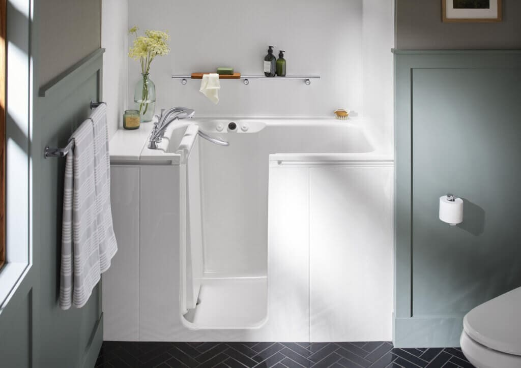Acrylic vs. Fiberglass Tubs: Which Bathtub Material Is Best?