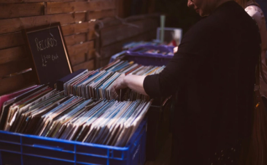 How to Have a Successful Garage Sale | Renuity