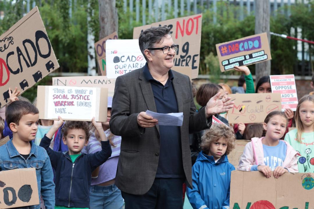 Mark Wallinger launches digital art project to raise legal funds for ...