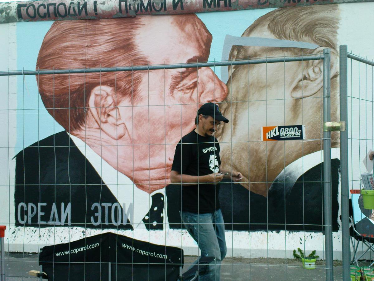 Russian artist Dmitry Vrubel, who created famous Brezhnev-Honecker kiss ...